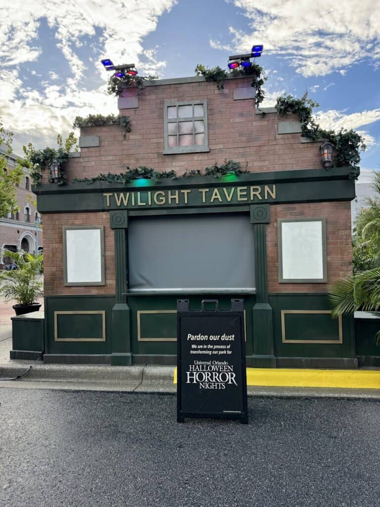 First Look at the 2024 Halloween Horror Nights Food & Beverages | Chip ...