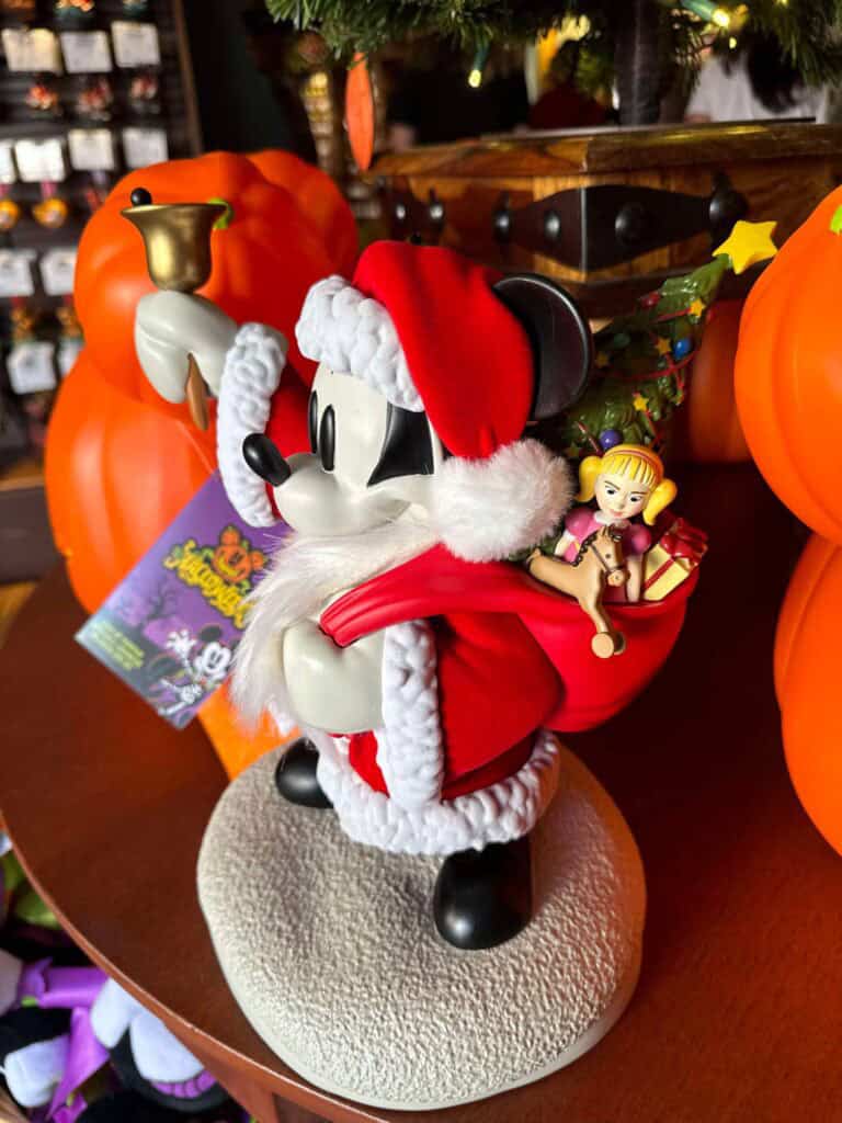 Santa Mickey Mouse Holiday Figure Brings Vintage Charm to Magic Kingdom ...