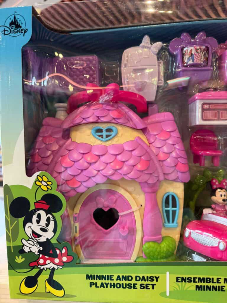 Minnie Mouse and Daisy Duck Playhouse Set Brings the Magic of Disney to ...