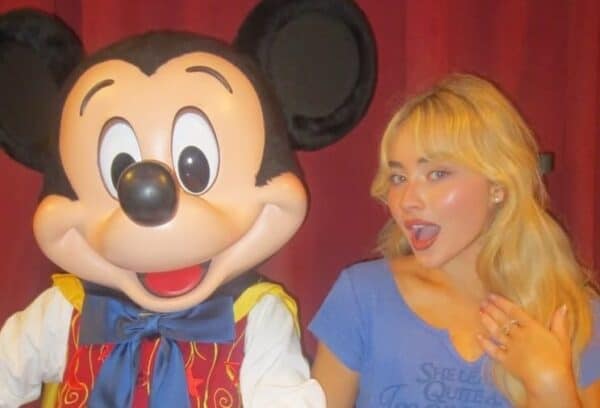 Pop Star Sabrina Carpenter visited Magic Kingdom and met Mickey Mouse ...