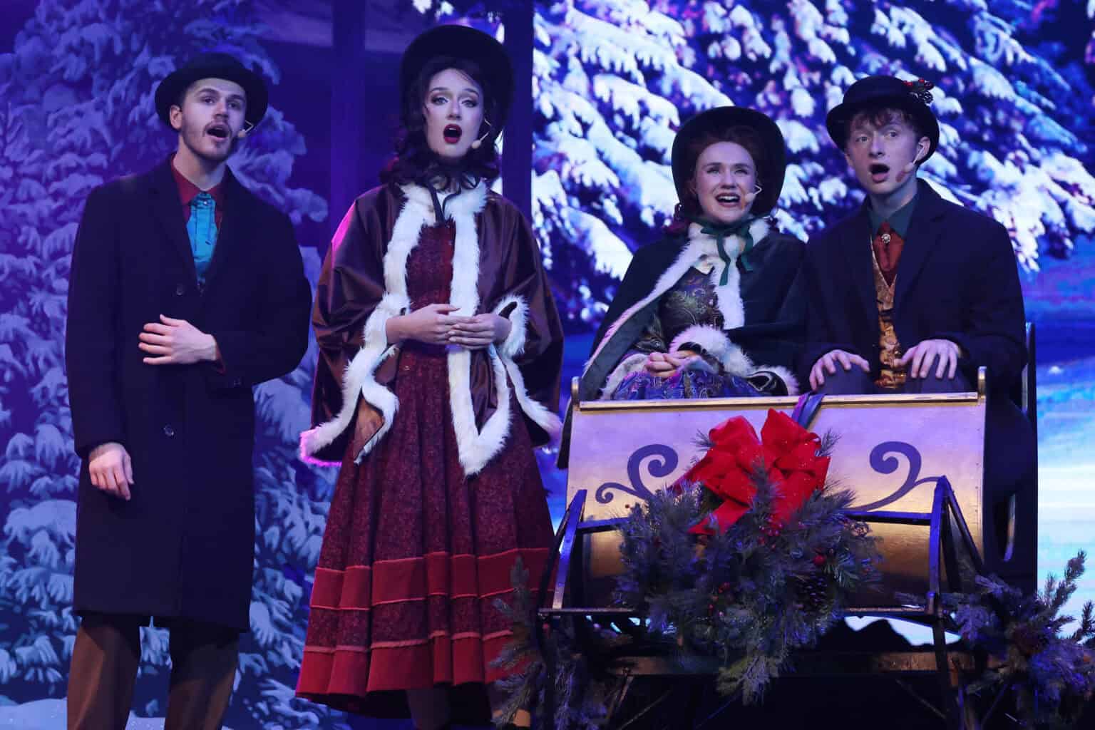 Dollywood's Smoky Mountain Christmas Returns with New Shows and Festive ...
