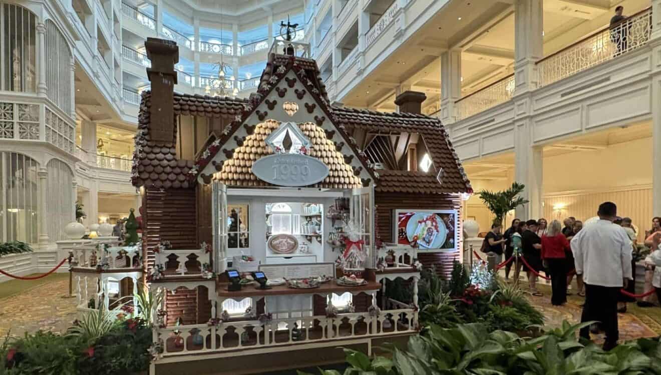 Grand Floridian Gingerbread House Celebrates 25th Anniversary | Chip ...