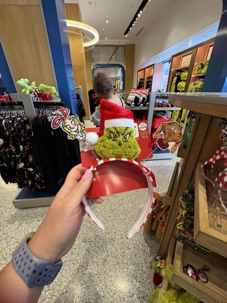 Grinch Christmas Merch Arrived to Universal Orlando Resort! | Chip and ...
