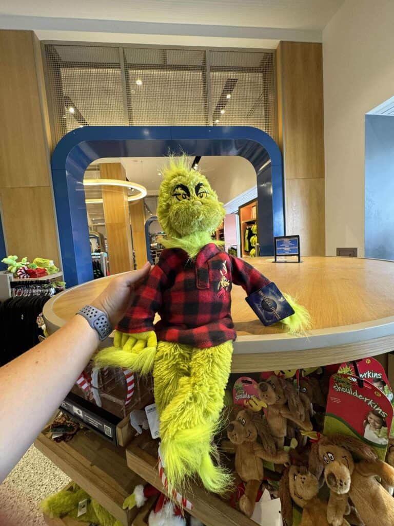 Grinch Christmas Merch Arrived to Universal Orlando Resort! | Chip and ...