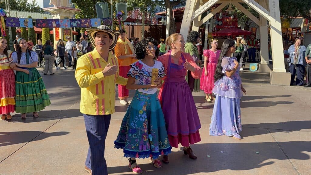 ‘Mirabel’s Gifts of the Season’ Debuts at California Adventure for ...