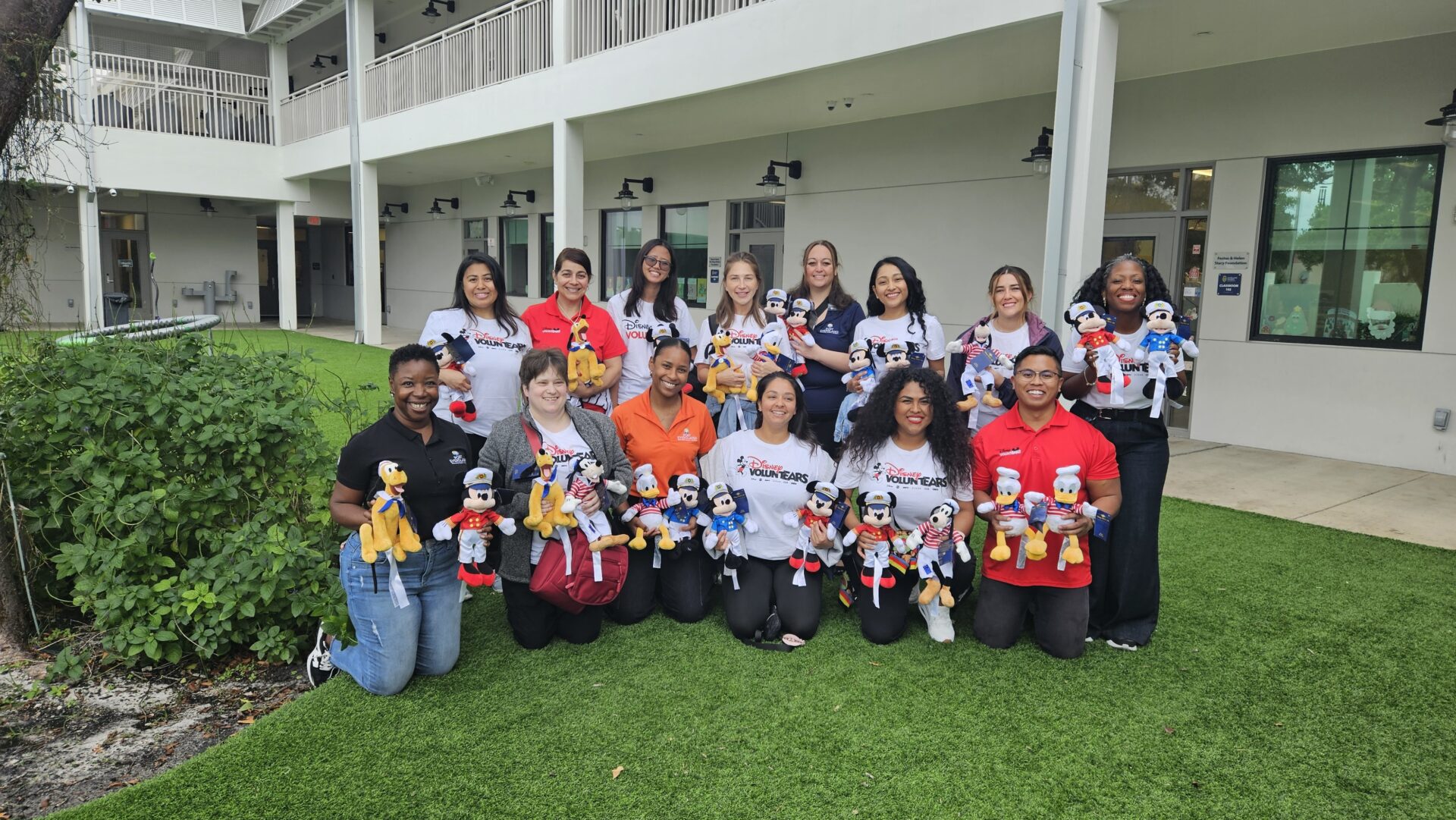 Disney Cruise Line Brings Holiday Joy to Port Communities Around the ...