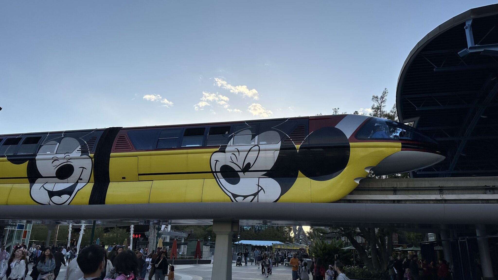 All Aboard! Disneyland Monorail Returns to Service | Chip and Company