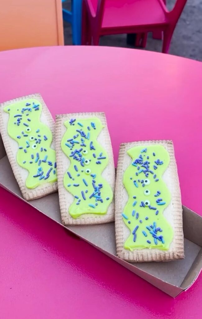 New Green Alien Lunch Box Tart Arrives At Woody’s Lunch Box in Disney's ...