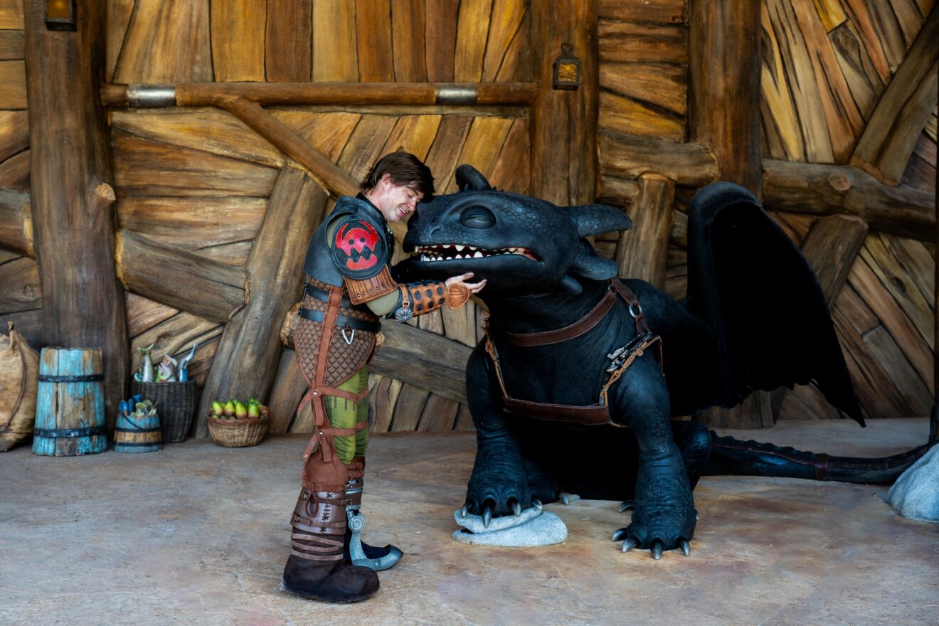 Universal Shares First Look at Hiccup and Toothless Meet & Greet in ...