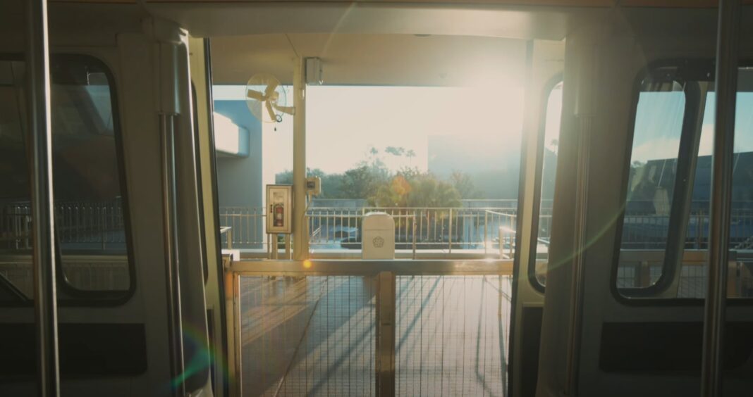 Watch 4 Hours of Walt Disney World Monorail Ambience | Chip and Company