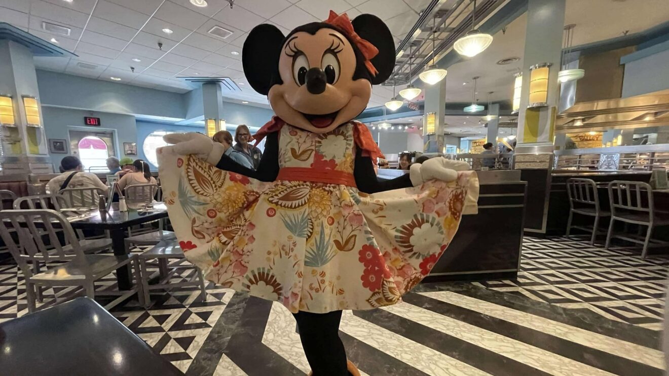 Minnie's Springtime Dine at Hollywood & Vine Dining Review | Chip and ...