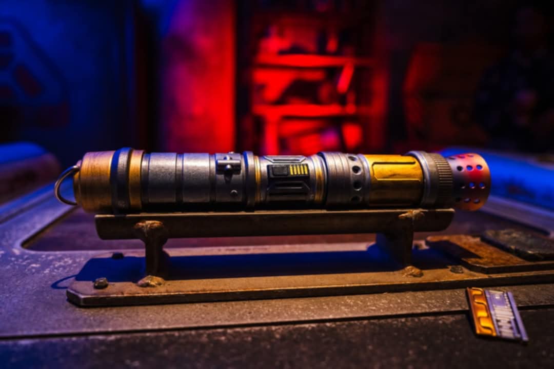 New Savi’s Workshop Lightsaber Offerings Coming to Disney World and ...