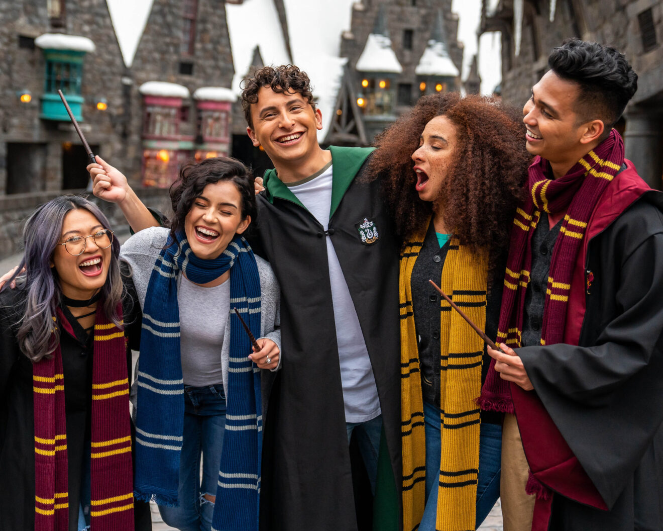 Universal Studios Hollywood Invites Fans to Cosplay at Fan Fest Nights ...