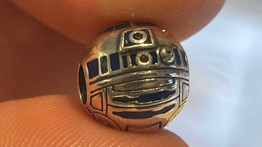 Beep Boop Bling! The R2-D2 Pandora Charm Has Landed! | Chip and Company