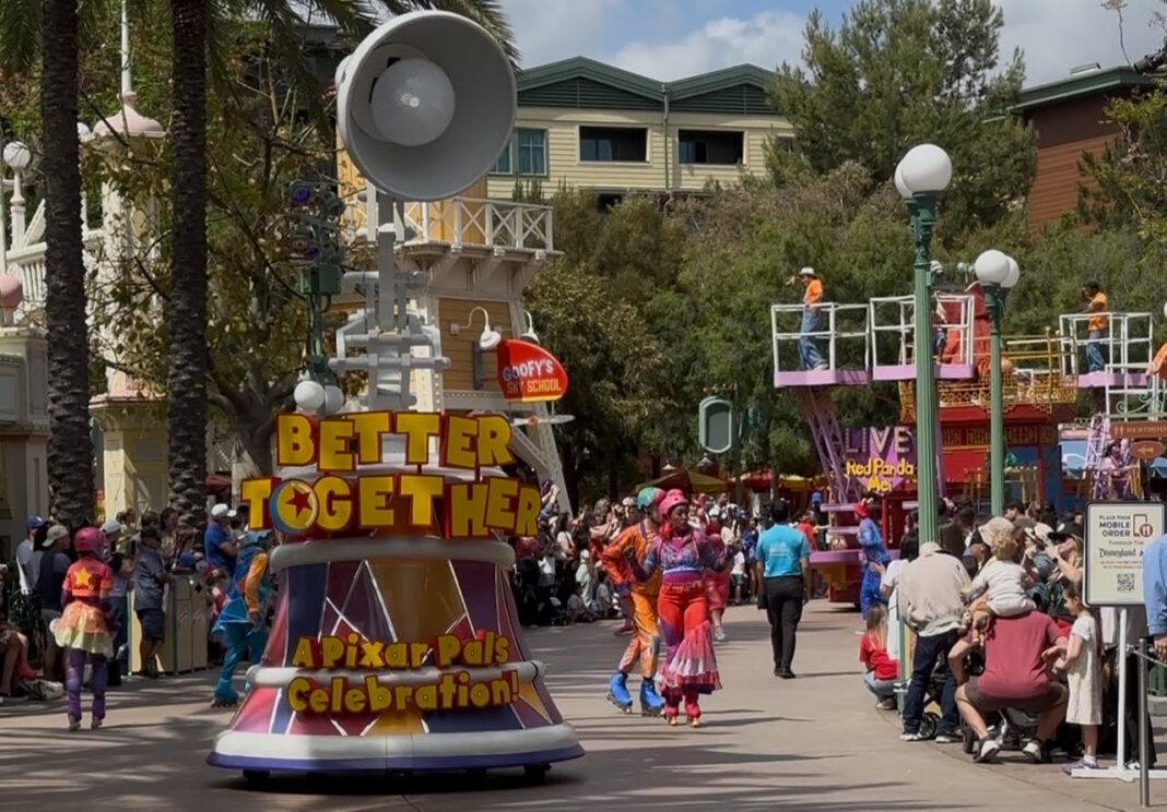 Better Together Pixar Parade Returns to Disney's California Adventure ...