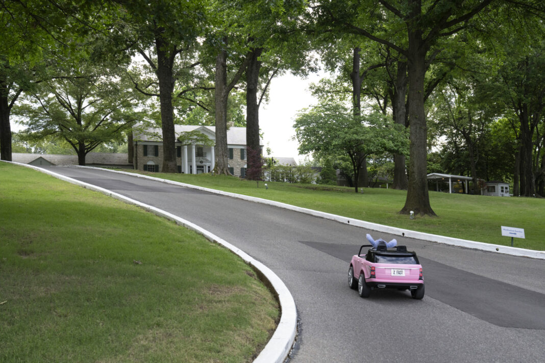 Stitch Rolls into Graceland to Celebrate "Lilo & Stitch" Live-Action ...