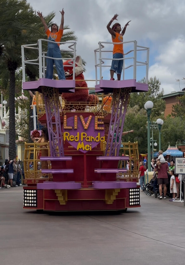 Better Together Pixar Parade Returns to Disney's California Adventure ...