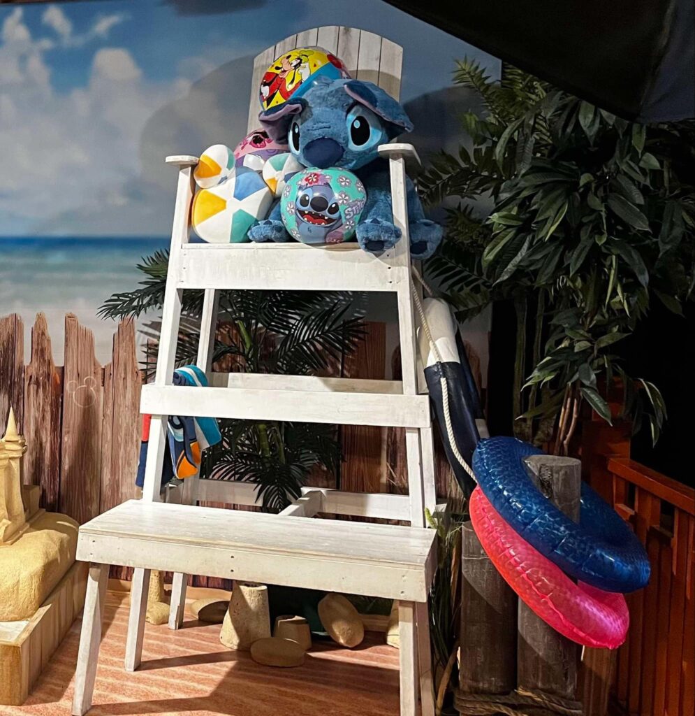 New Stitch Beach Photo Op Added to PhotoPass Studio in Disney Springs ...