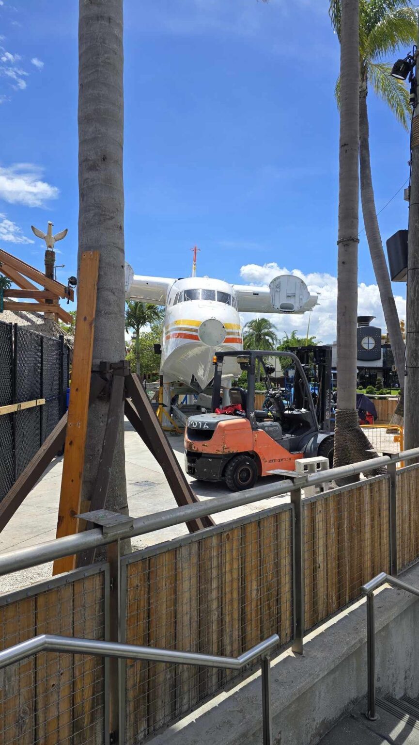Jimmy Buffett’s Missing Plane Returns to Universal CityWalk Orlando | Chip and Company