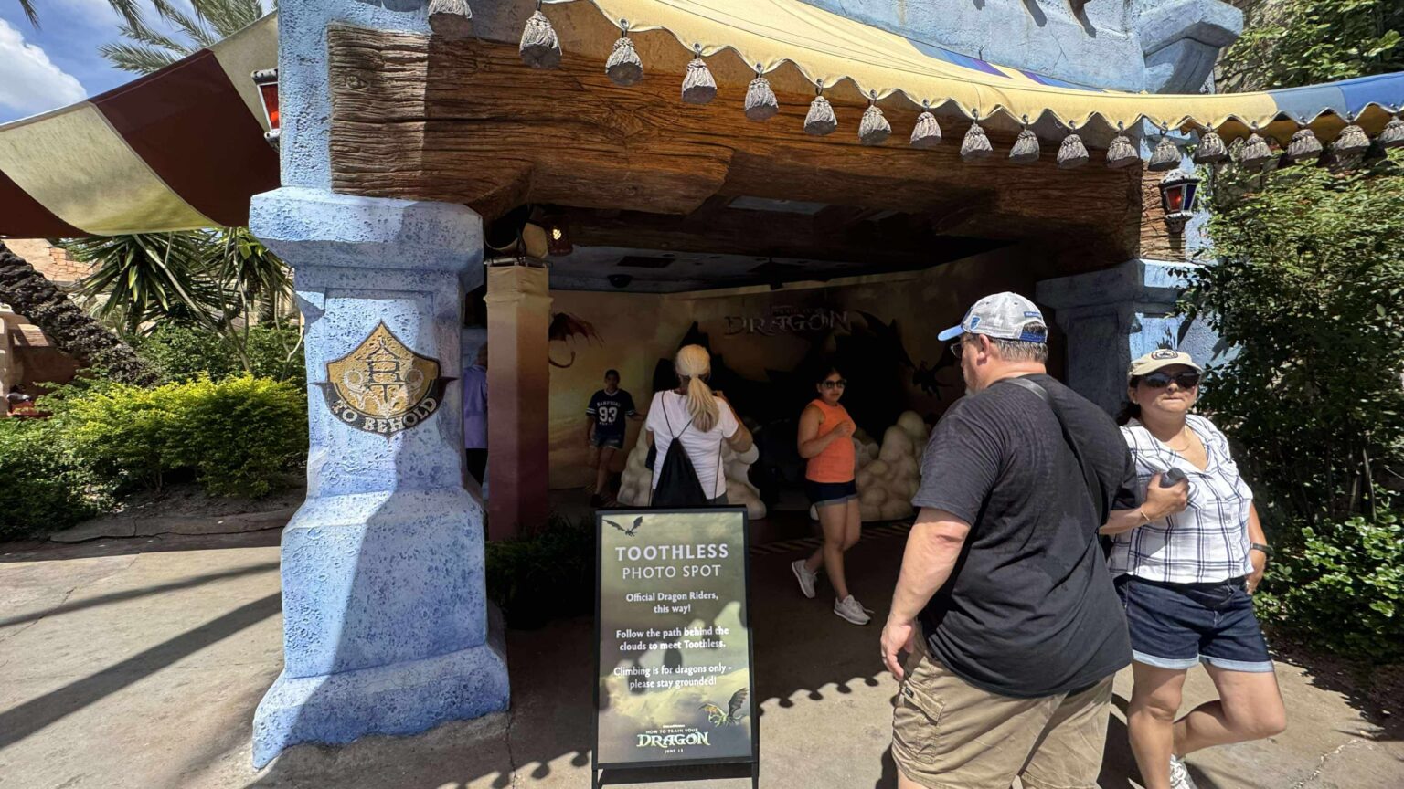 Toothless from How to Train your Dragon Photo Op at Islands of ...