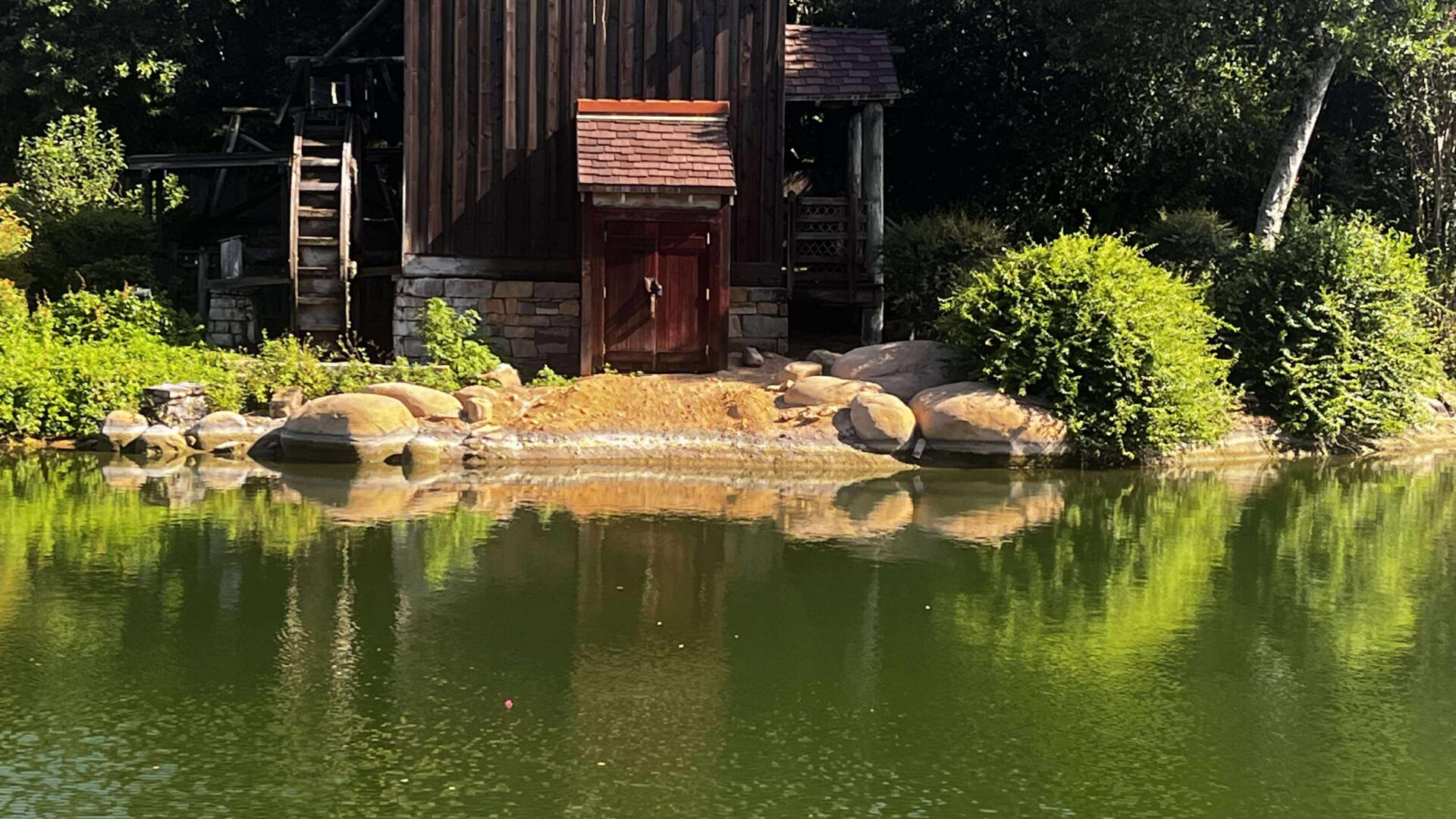 Draining Begins on Rivers of America in the Magic Kingdom | Chip and ...