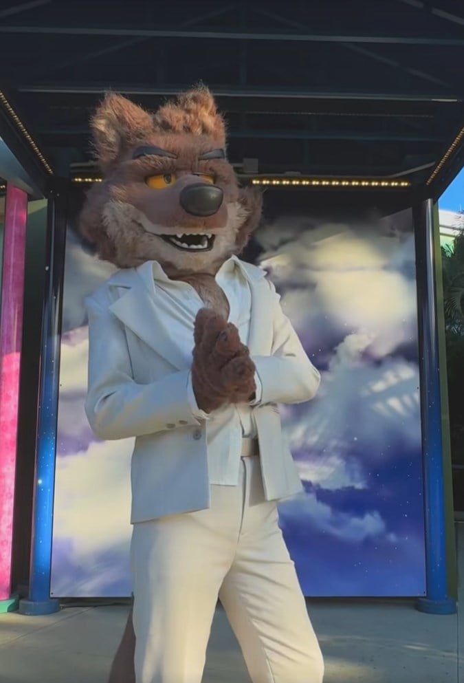 Meet Mr. Wolf at DreamWorks Land in Universal Orlando | Chip and Company