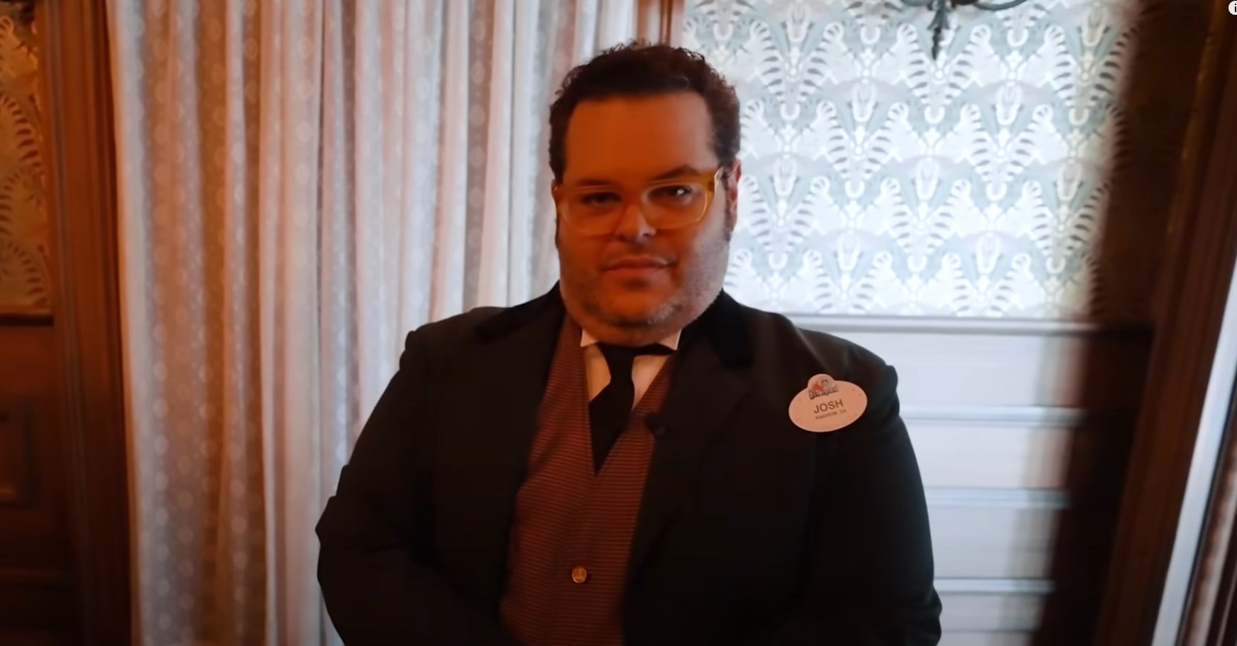 Josh Gad Becomes a Haunted Mansion Caretaker at Disneyland | Chip and ...