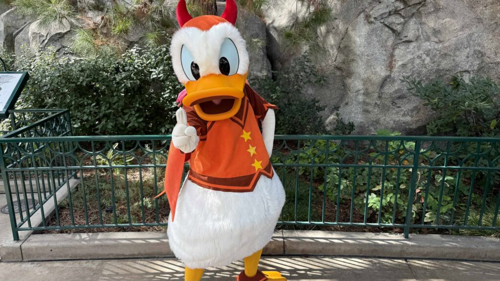 We met Devil Donald Duck in Disney California Adventure for Disneyland ...