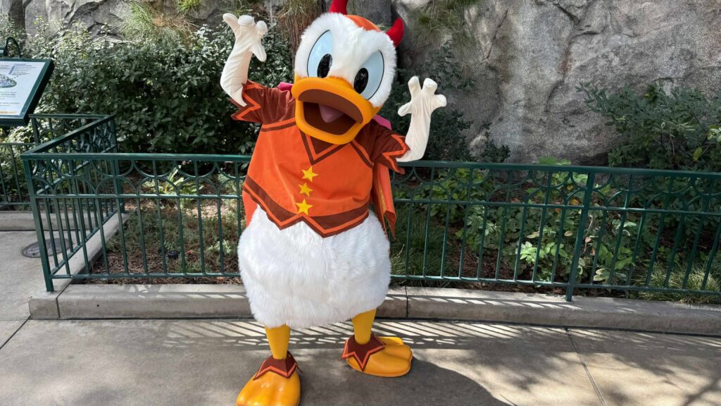We met Devil Donald Duck in Disney California Adventure for Disneyland ...